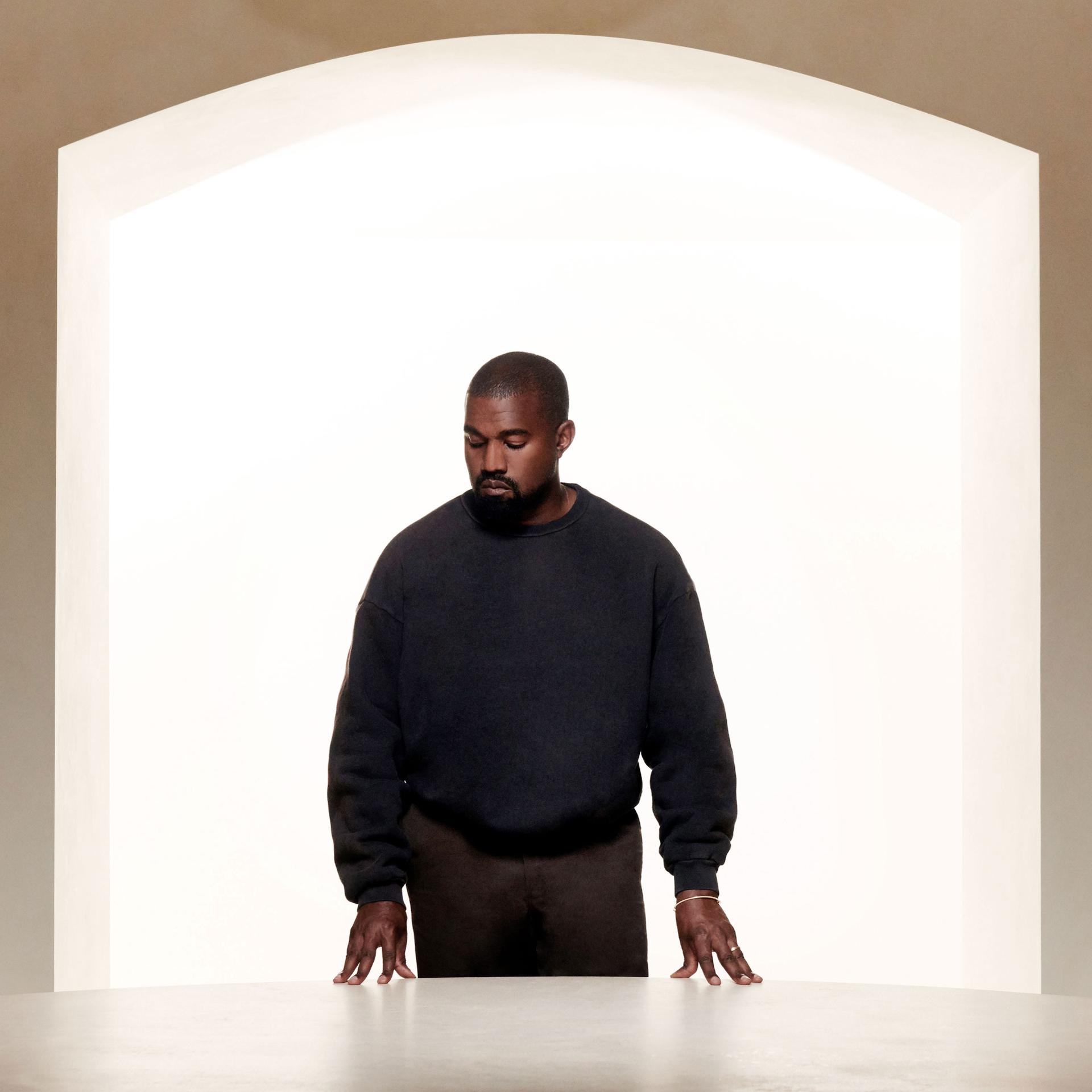 Kanye habla del imperio billonario de Yeezy para Forbes - 25 Gramos ...