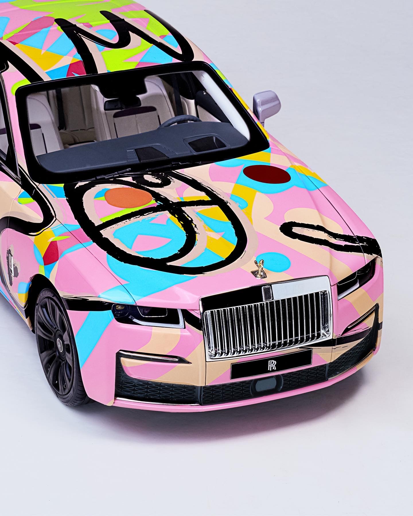 Javier Calleja conecta con Rolls-Royce para crear una escultura del ...