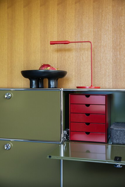 USM Modular Furniture sorprende con una edición especial en verde oliva ...