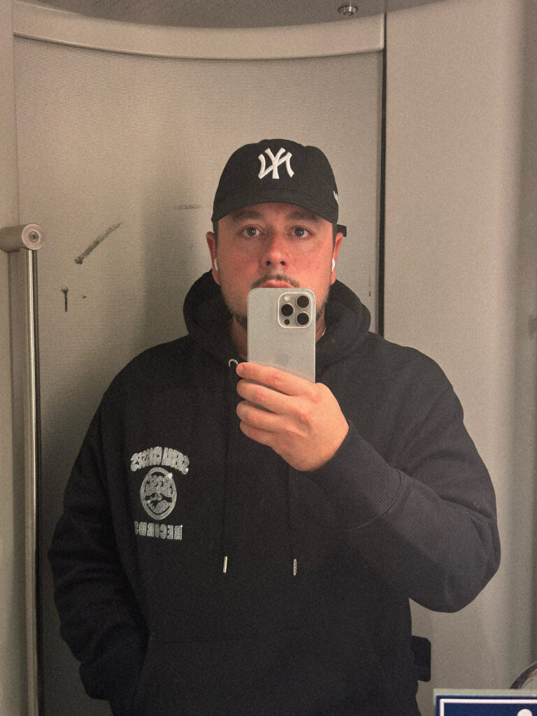 Adrián Mora - 25 Gramos | 25 Gramos