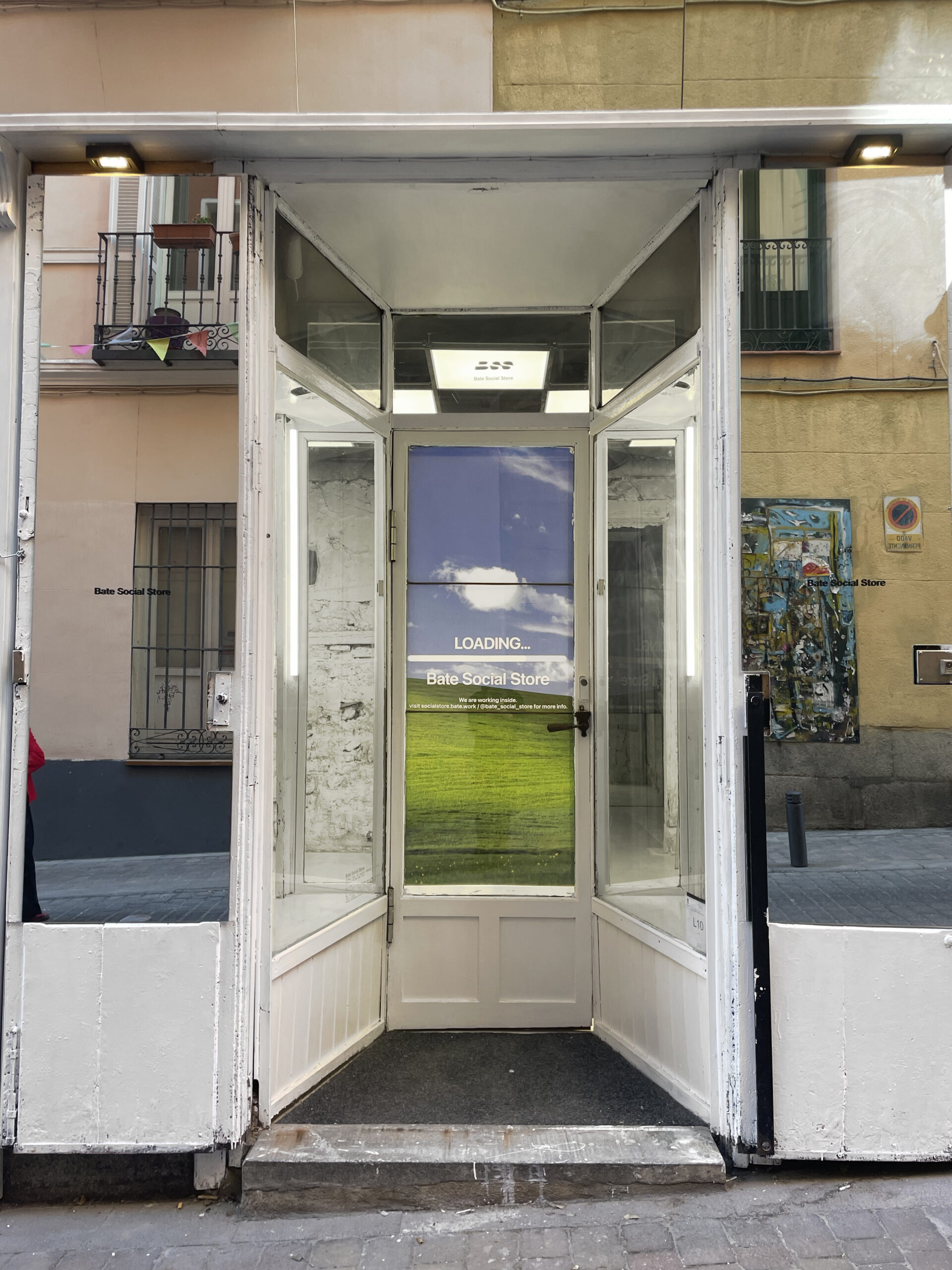 Bate Social Store acogerá la nueva exposición de Carle Naide, "De Vita ...