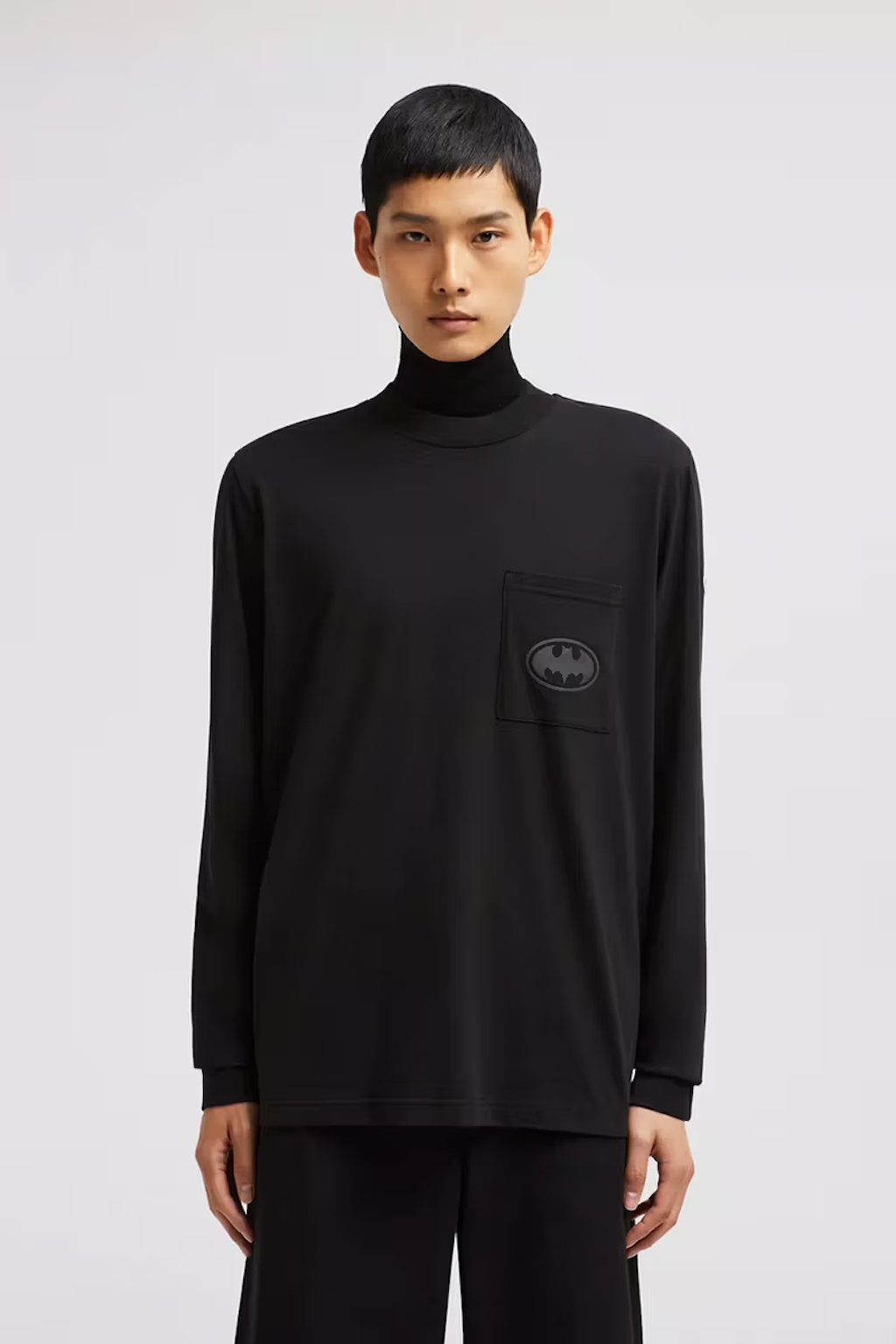 Moncler rinde homenaje a Batman en su última colección - 25 Gramos | 25 ...