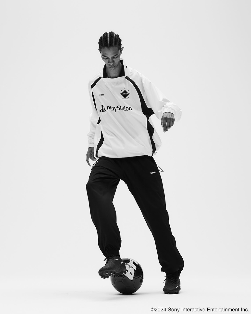 PlayStation lanza una nueva colección de ropa inspirada en el fútbol ...