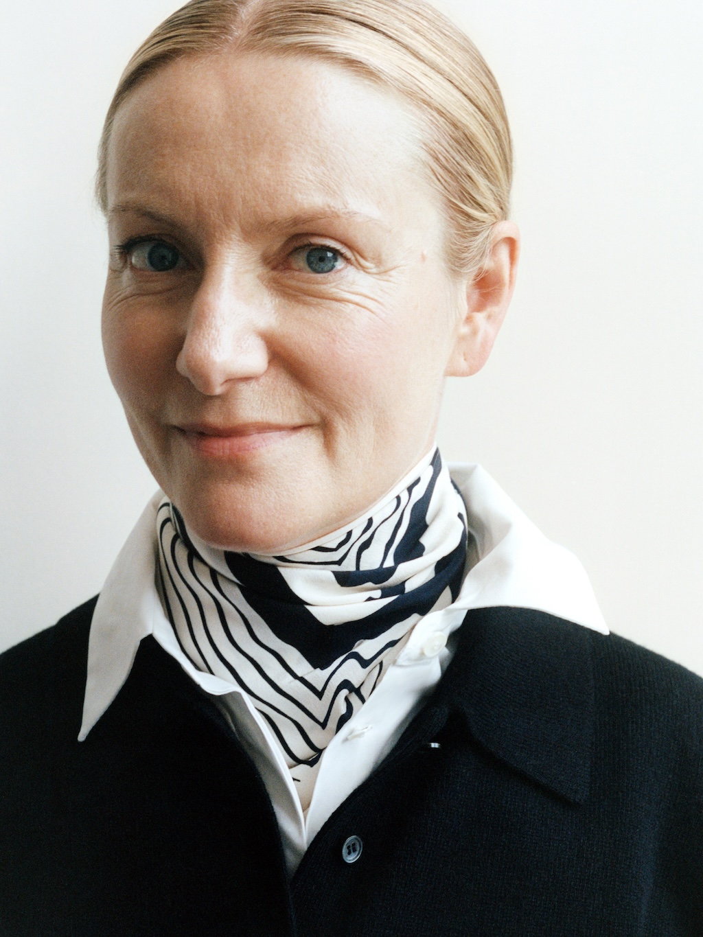 ARKET lanza una nueva colaboración junto a Penny Martin, editora de The ...