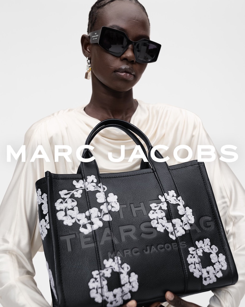 Denim Tears interviene la Tote Bag de Marc Jacobs por su 40º ...