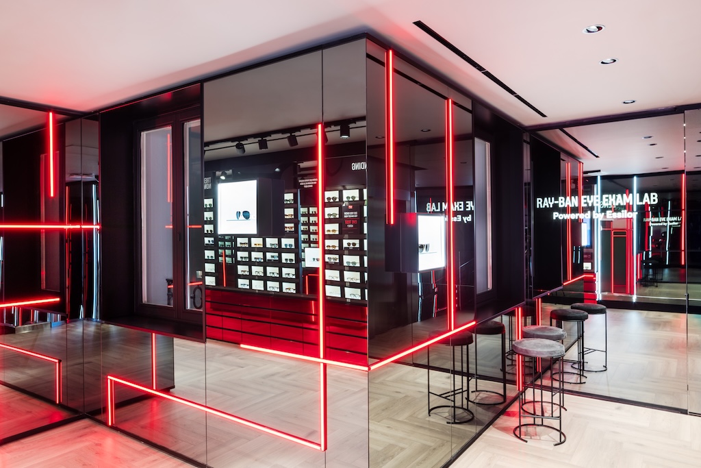 Ray-Ban estrena nueva flagship en la Gran Vía madrileña - 25 Gramos ...