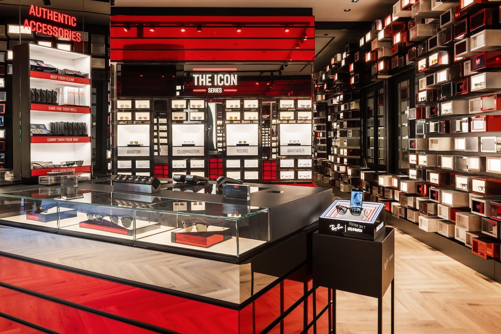 Ray-Ban estrena nueva flagship en la Gran Vía madrileña - 25 Gramos ...