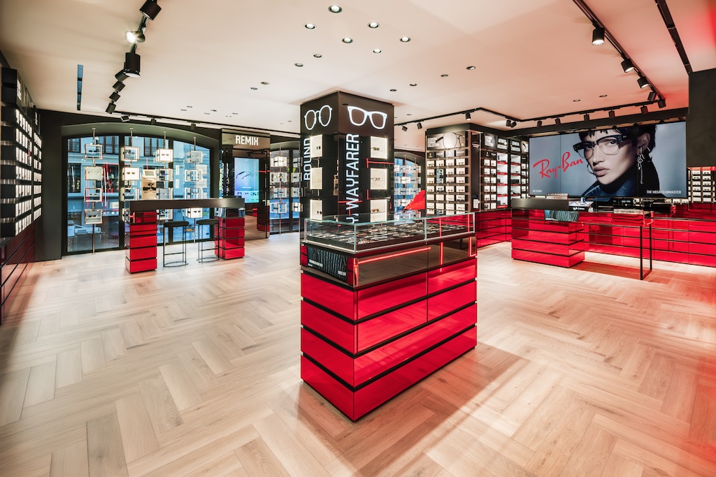 Ray-Ban estrena nueva flagship en la Gran Vía madrileña - 25 Gramos ...