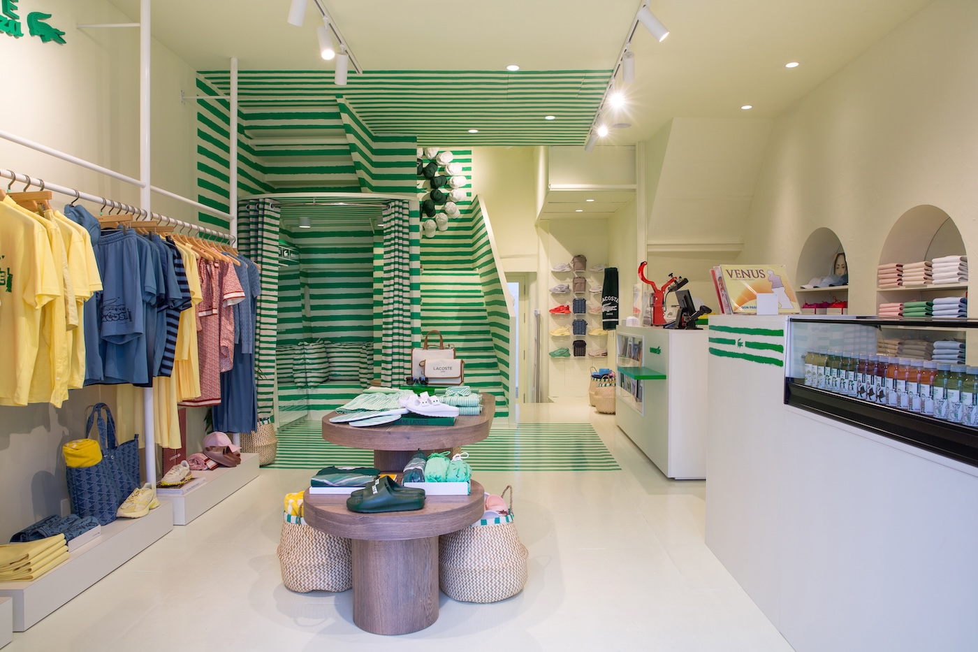 Un verano más, Lacoste vuelve a abrir las puertas de su pop-up en el ...