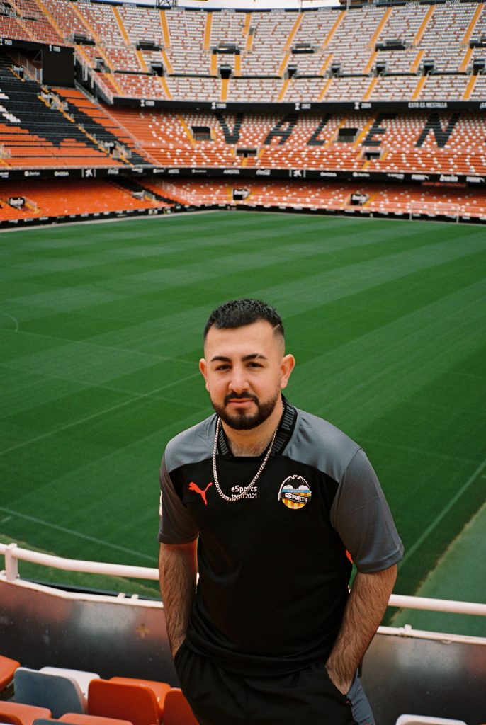 Hablamos con Papi Gavi sobre el Valencia CF - Lenders Magazine