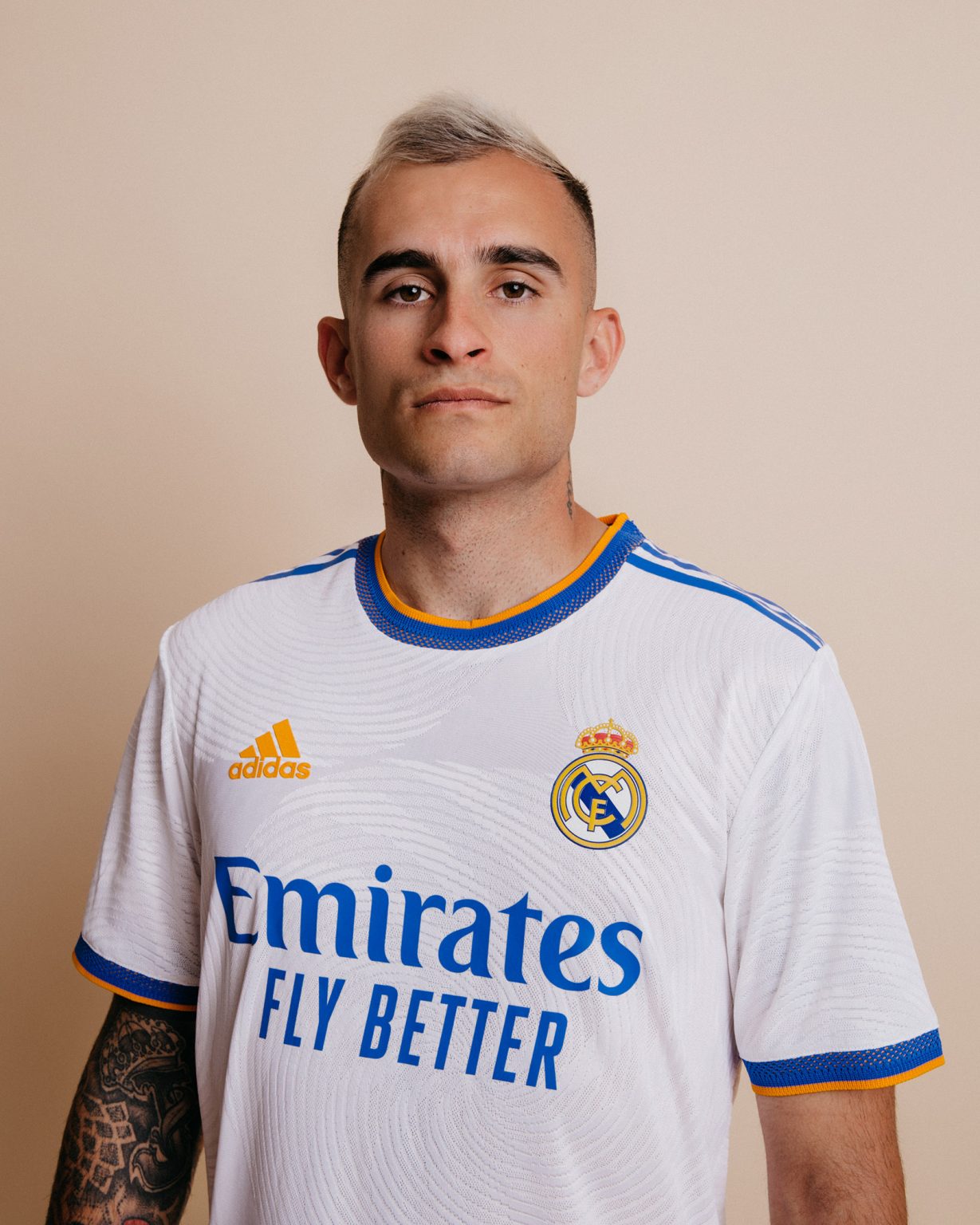 Hablamos con El Coleta, Toniemcee y Delantero09 sobre el Home kit 21/22 ...